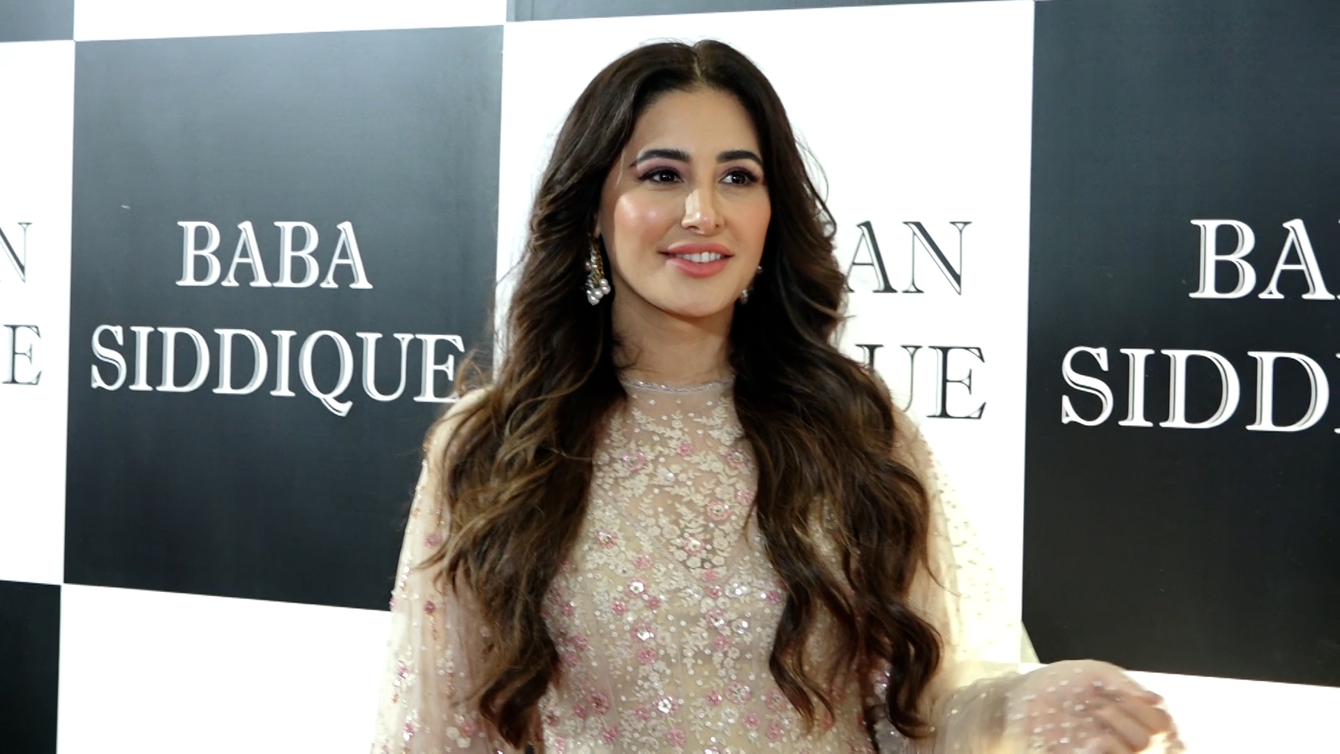 Baba Siddique Iftar Party Photos Salman Khan Shehnaaz Gill Palak Tiwari | बाबा सिद्दीकी की ...