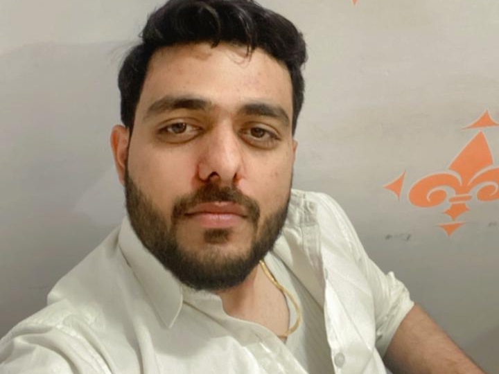 Bike riding miscreants looted two tola gold chain at gunpoint, fled ...