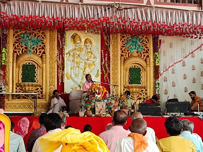 Pandit Nagar said in Shiv Puran – whoever takes a dip in the Ganges ...