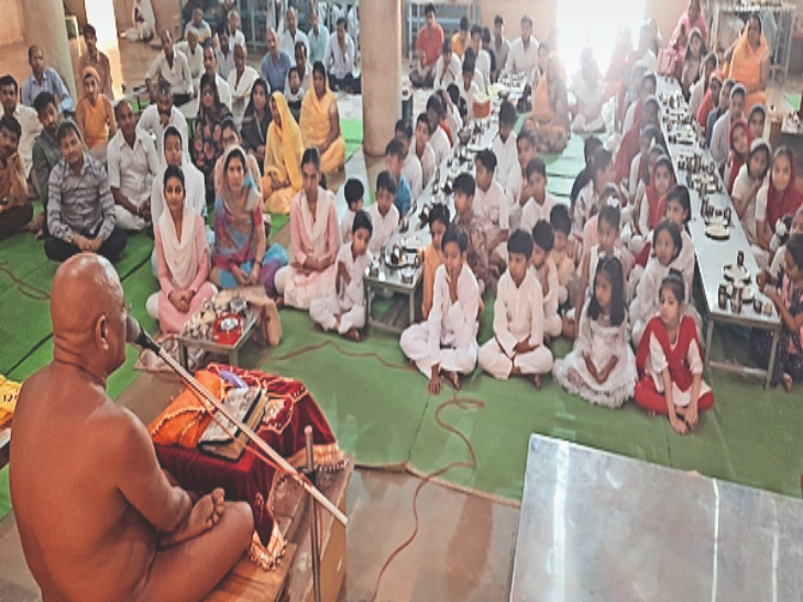 Bhakta means one who worships God and Bhagat means one who runs away ...