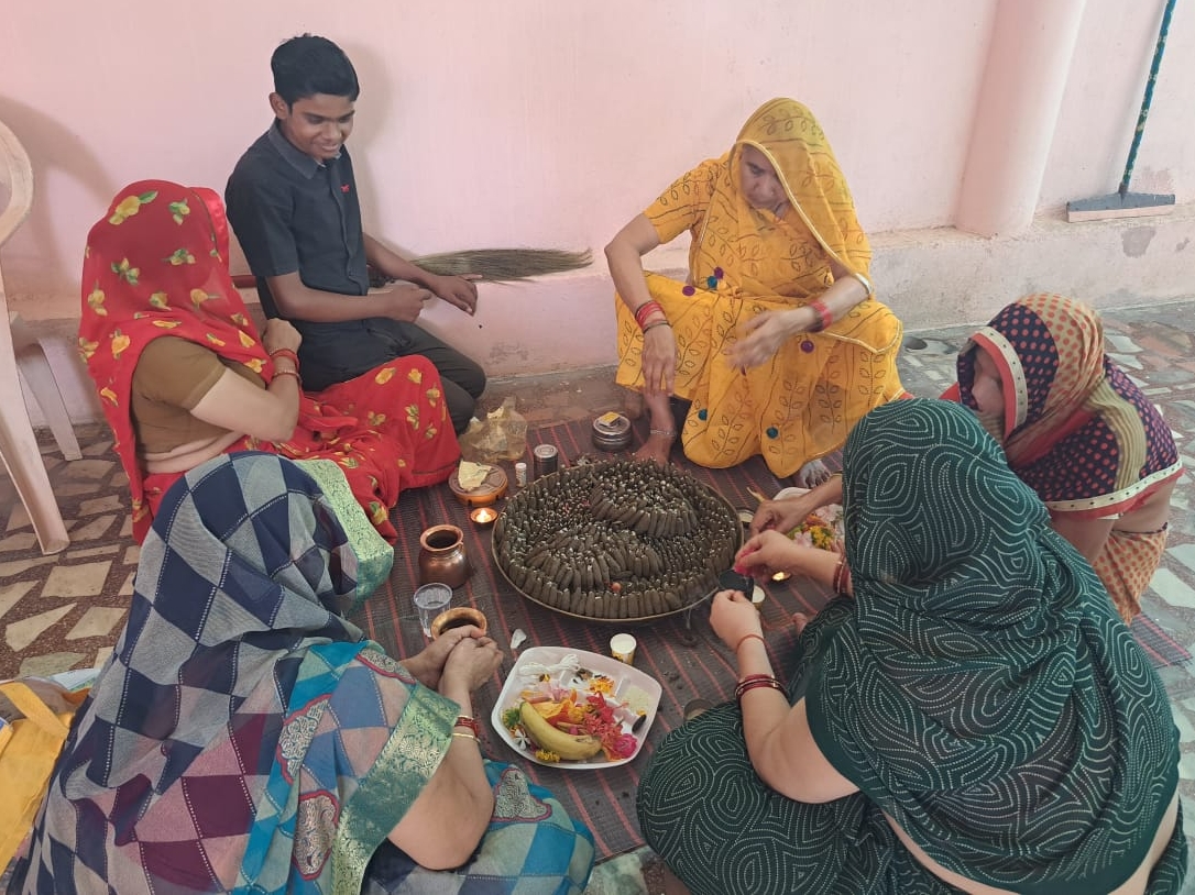 In the Sankatmochan temple, the Dadda Shishya family made innumerable ...