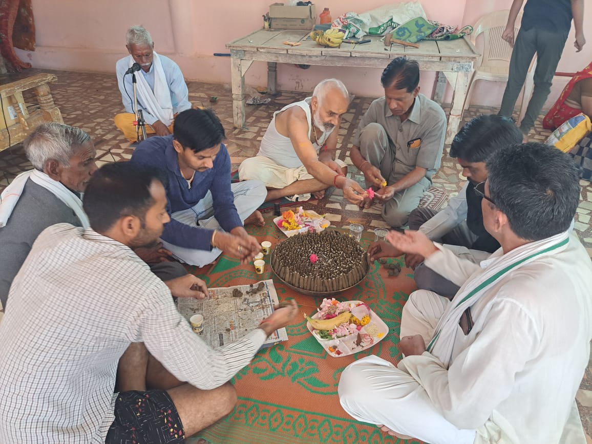 In the Sankatmochan temple, the Dadda Shishya family made innumerable ...