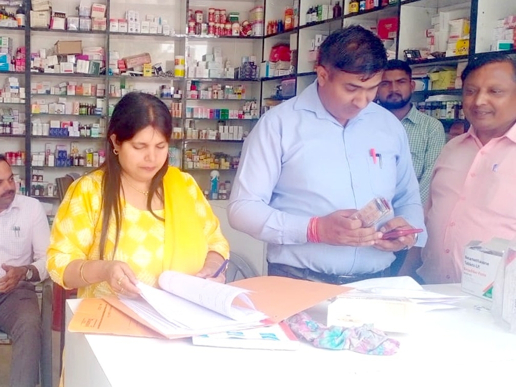 Jind- Drugs inspector raid on medical store in Safidon | जींद के सफीदों ...