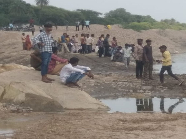 Nanihal had come to visit, drowned while bathing in Banas river | नदी ...