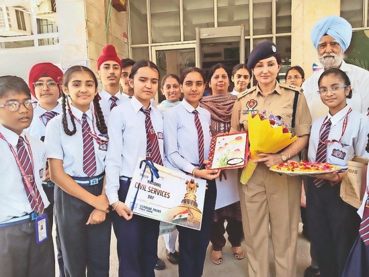 Scholar Field School students visited DC and SSP office | नागरिक सेवा ...