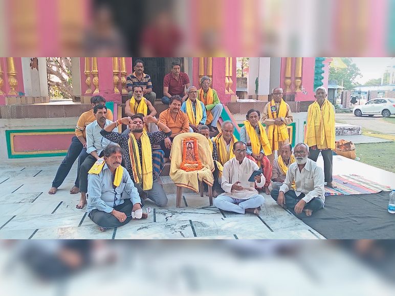 Parshuram Shakti Sena honored Brahmins | परशुराम जयंती: परशुराम शक्ति ...