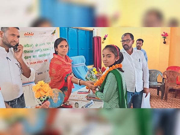 Participants of painting, cleanliness competition were honored ...