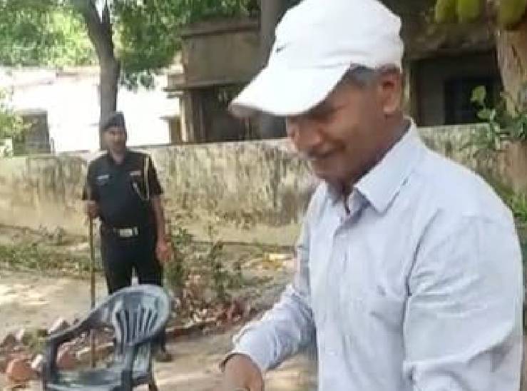 While catching the snake, Prof. NB Singh Kata: Had gone to catch snake ...