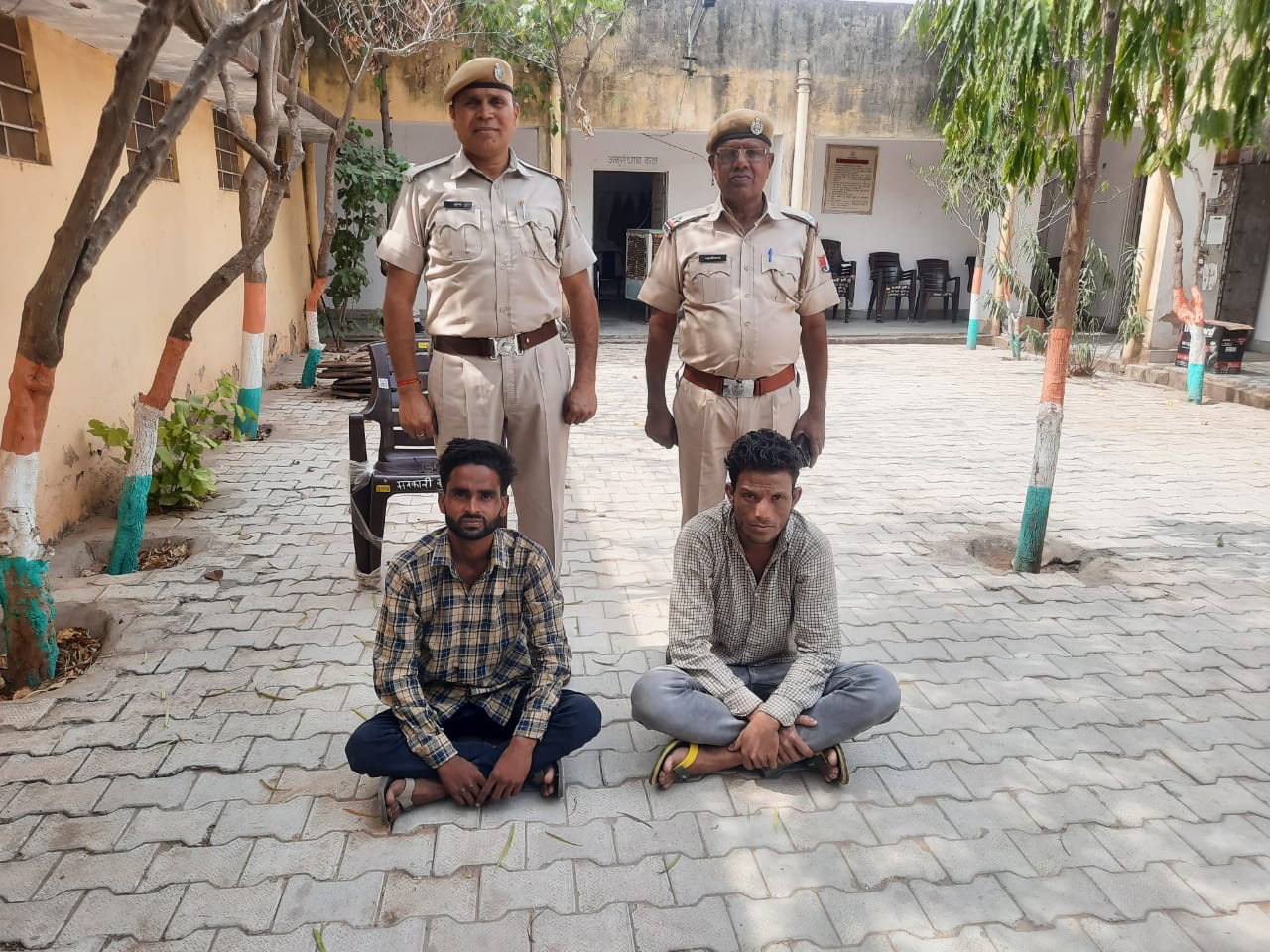: Shrimadhopur police arrested two accused, accused on one day remand | लिफ्ट देने के बहाने ...