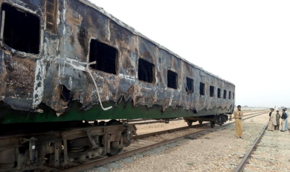 Pakistan Train Fire Accident Photos Update; Karachi Express | Pakistan News