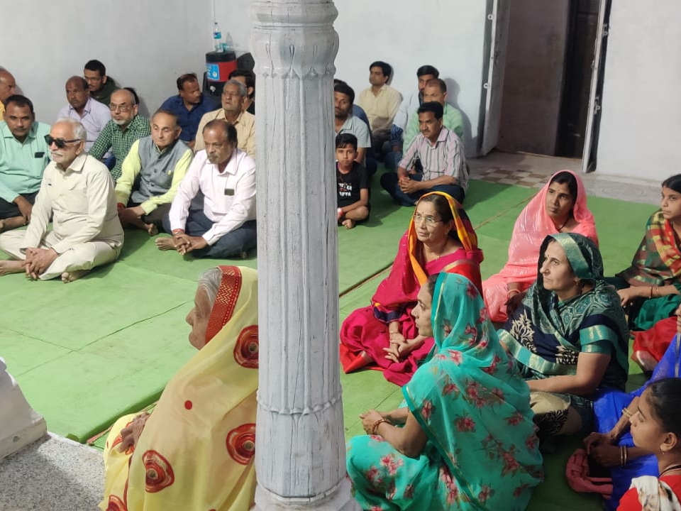 Kayastha society recited Sunderkand in the temple, distributed Prasad ...