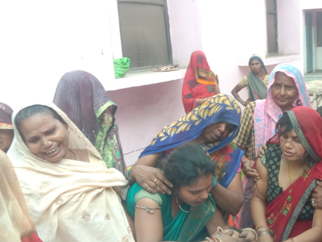 Auto rickshaw-bike collision in Bangarmau, the young man sitting in ...