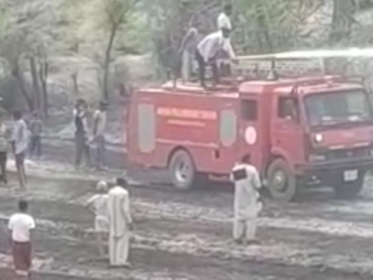 Sirsa Dabwali village Sukera Kheda Rajasthan canal fire in wheat ...