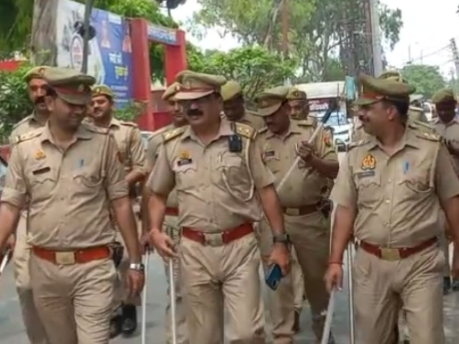 Continuous checking campaign, security system checked by foot ...