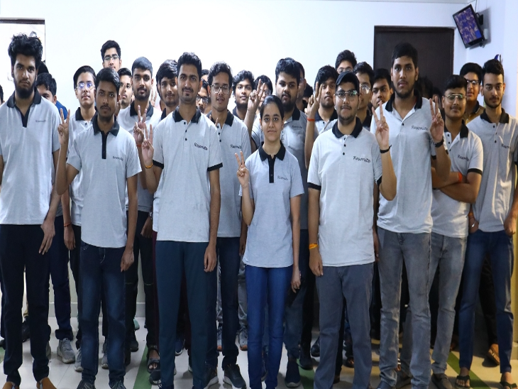 IIT Main Result Out - Lucknow student outperform - Jaskaran and Prajwal ...