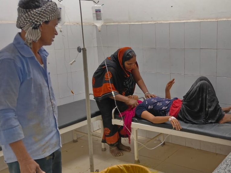 3 including 2 women injured due to lightning, treatment underway in ...