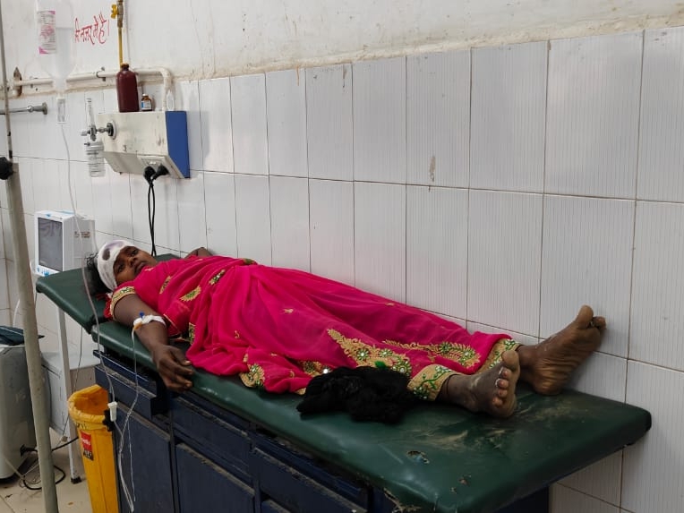 3 including 2 women injured due to lightning, treatment underway in ...