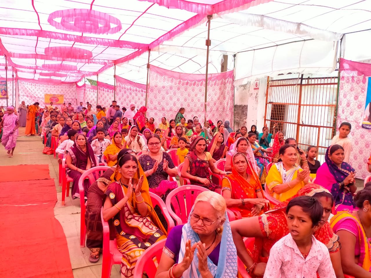 District level program of Municipal Corporation in Dadaji Ward, crowd ...