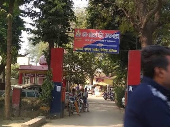 The victim's husband reached the police station in Ballia, said - Sir ...