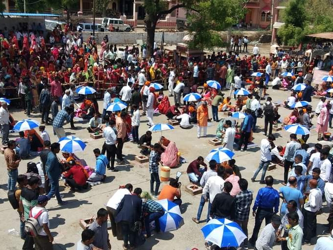 25 couples tied the knot, Bindoli taken out together on 25 chariots