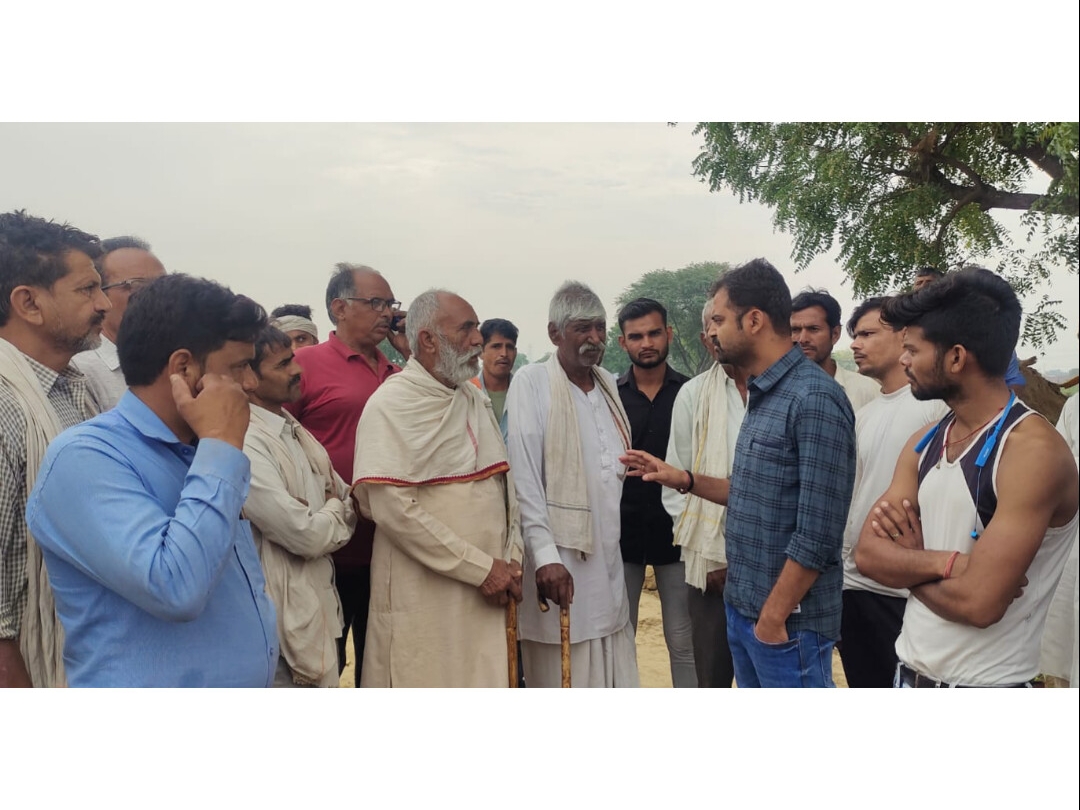 Farm on the side of the road, farmers will not be able to go to the ...