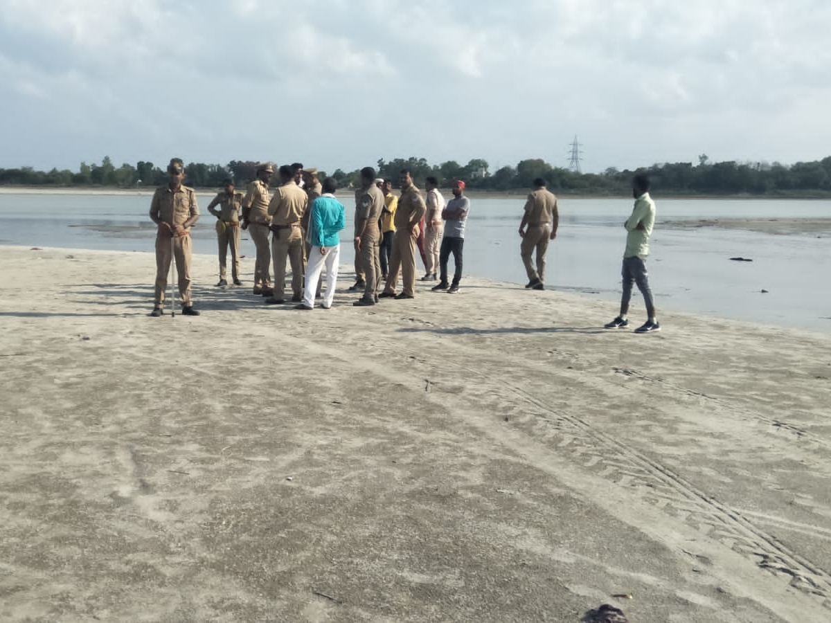 Went to Baba's cremation, jumped seeing two people drowning, saved them ...