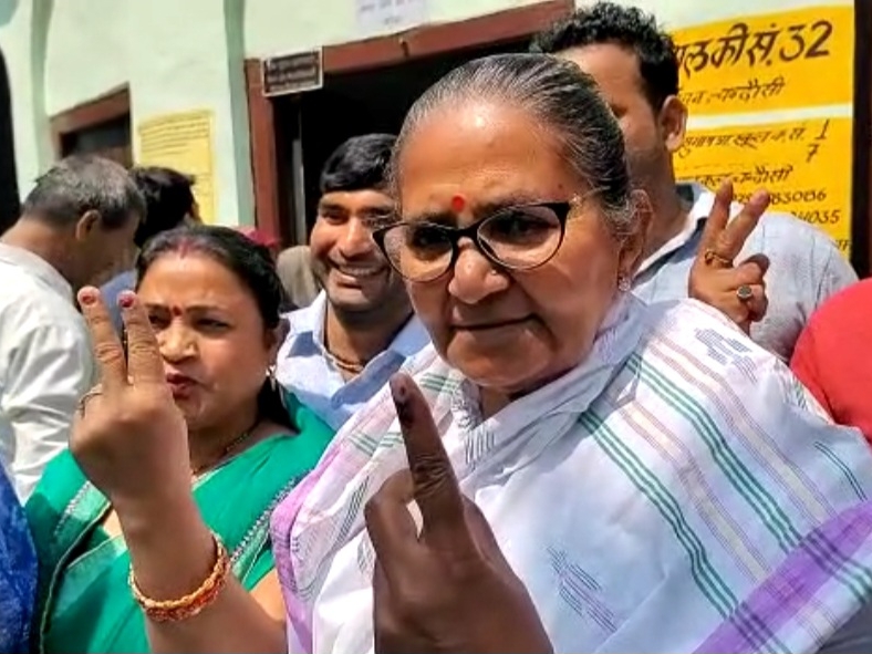 Gulab Devi, Minister of State for Secondary Education voted, tight ...