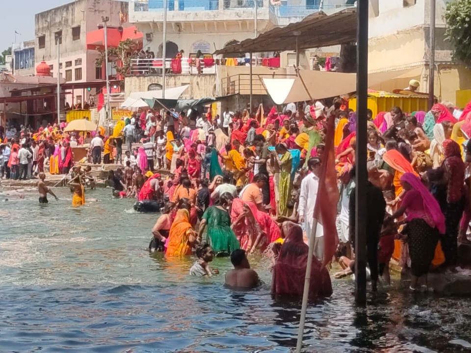 Vaishakh Panchteerth bath ends with full moon bath, thousands of ...