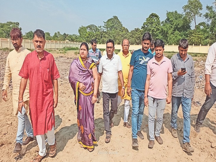 Park will be built in Chanpatia fair ground with 2.5 crores | निरीक्षण ...