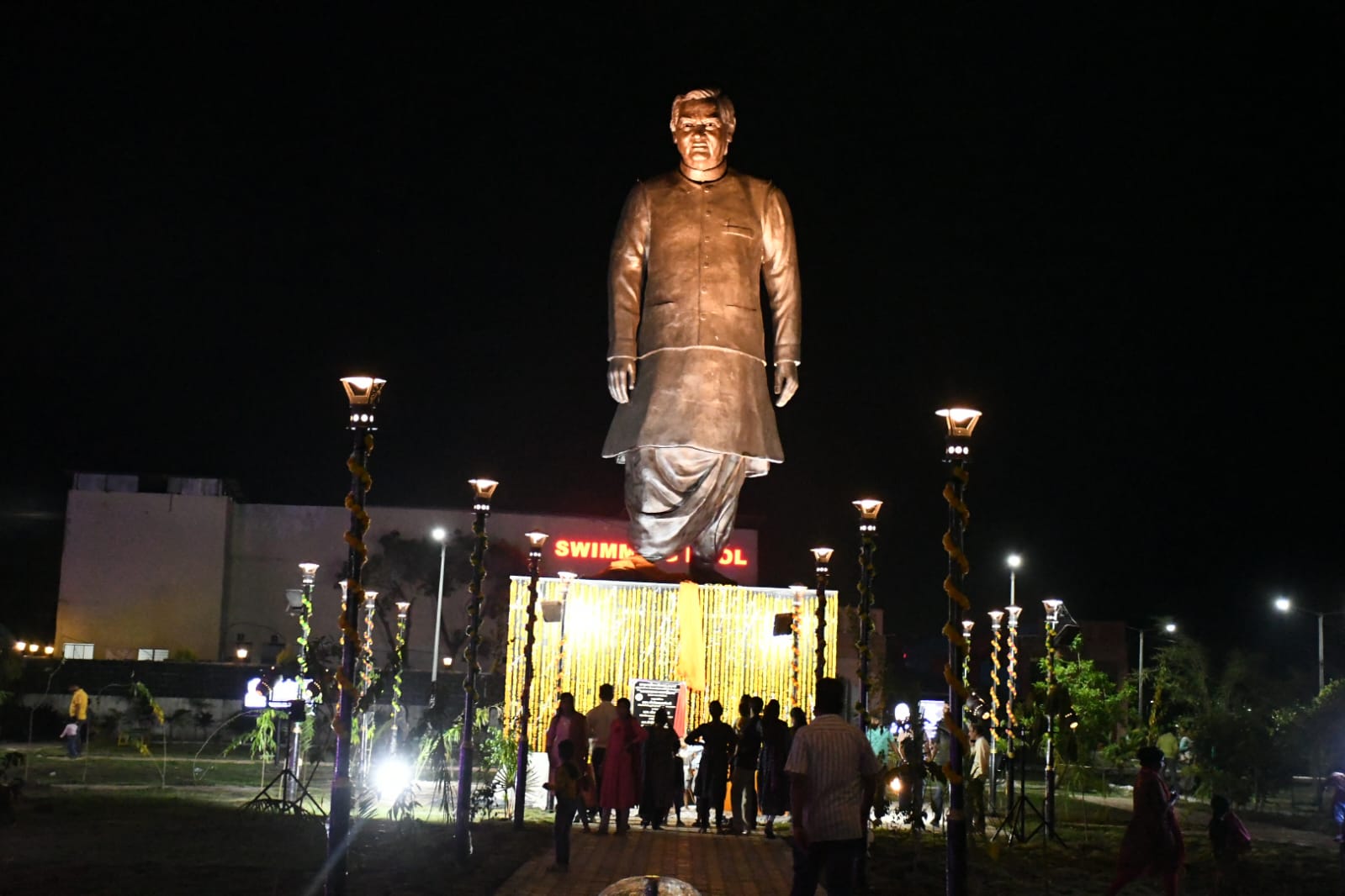 30 feet tall statue made of Ashtadhatu installed in Atal Park of Sagar ...