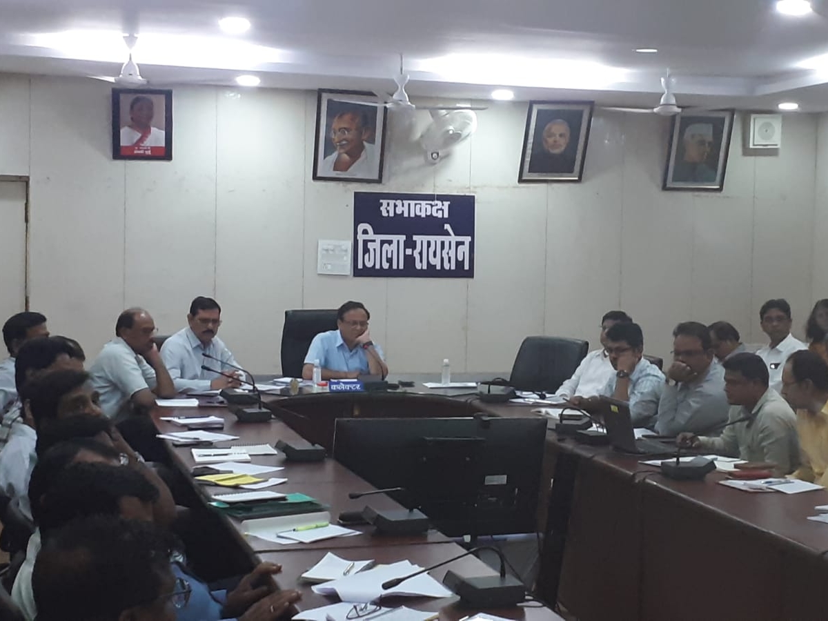 कलेक्टर अरविंद दुबे ने 10 मई से शुरू होने वाले मुख्यमंत्री जनसेवा ...