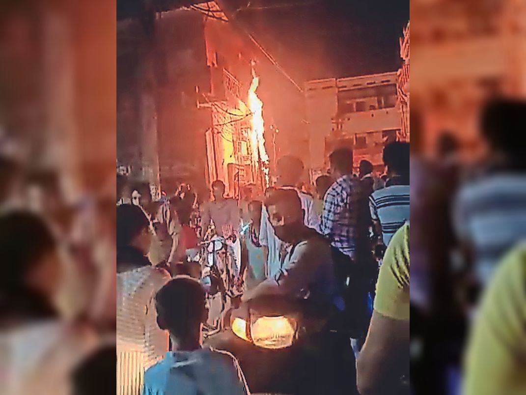 Transformer caught fire, power was affected for 4 hours | काफी बढ़ा लोड ...