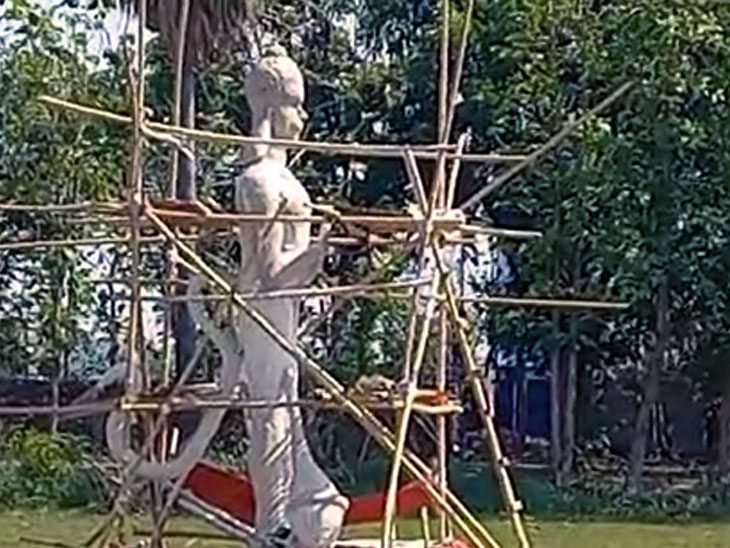 Five ways opened from all the four directions for the darshan of Baba ...