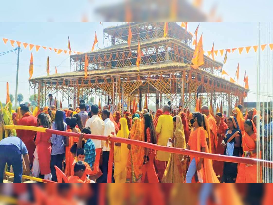 Devotees gathered for parikrama of Shiv-Gauri Parivar Pran Pratishtha ...
