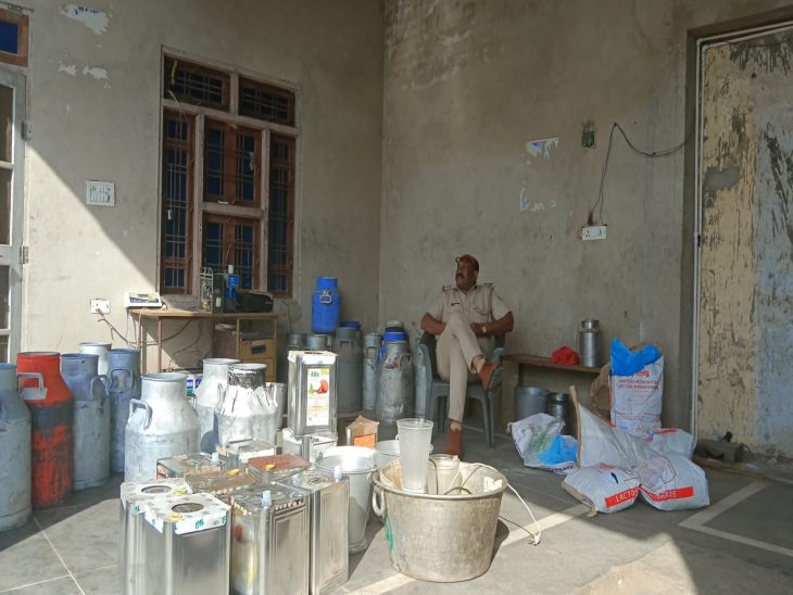 Raid at two places, making 2000 liters of spurious milk daily, reaching ...