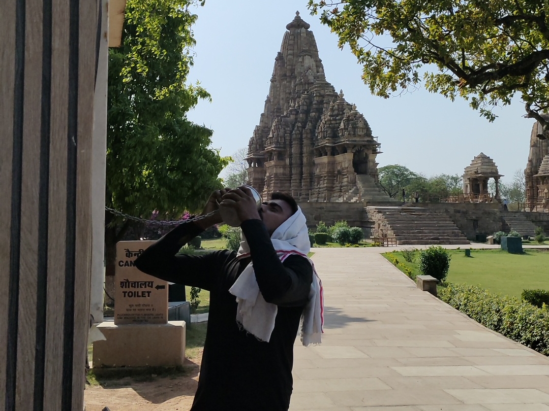 Temperature reached beyond 42 degree, temple deserted due to lack of ...