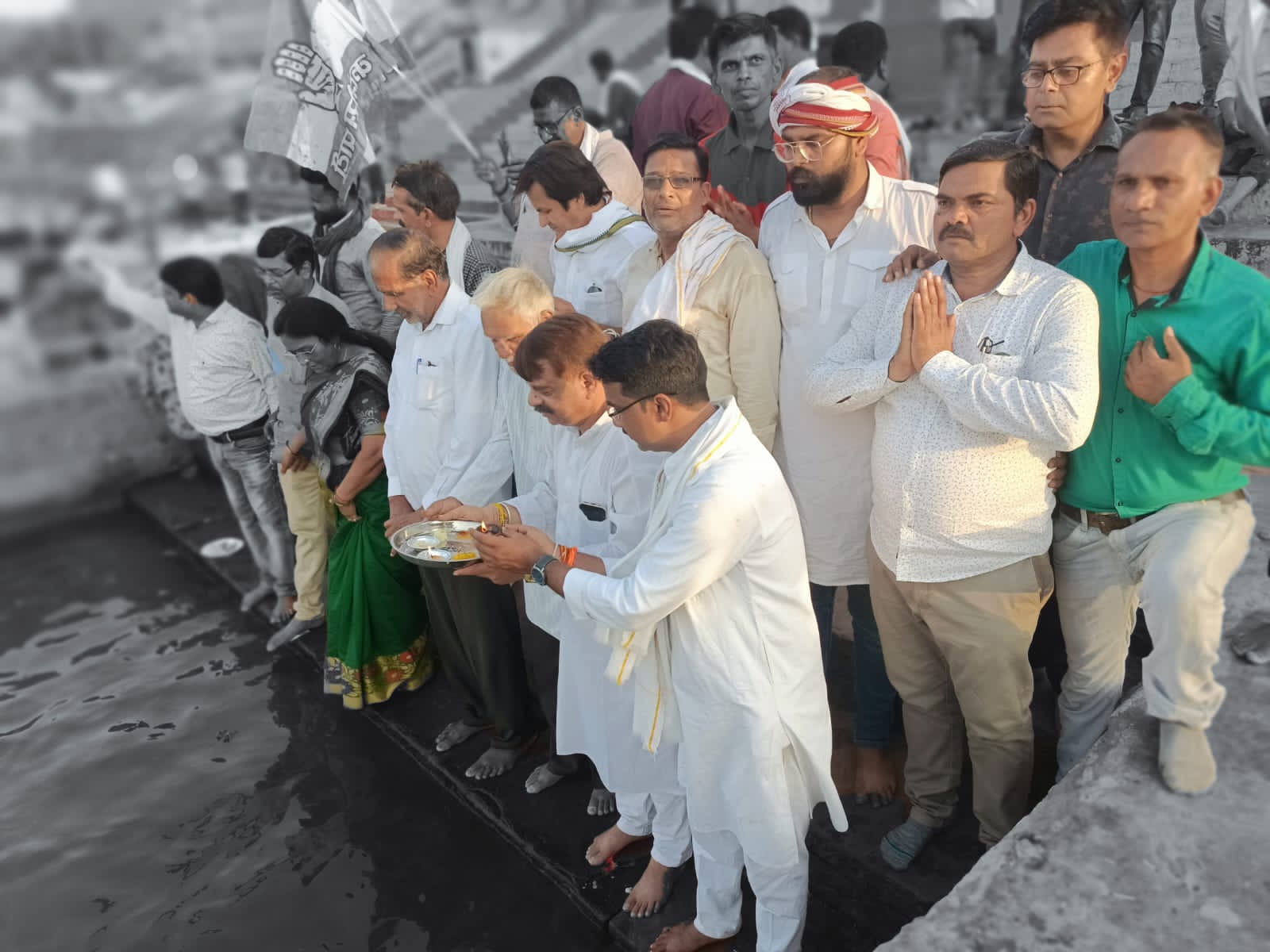 Congress reached Narmada Ghat by taking out a procession, celebrated ...