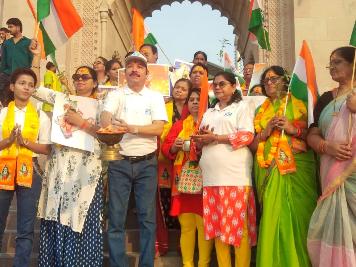 Mothers were honored at the Ganga Dwar, | वाराणसी में मदर्स डे पर उतारी ...