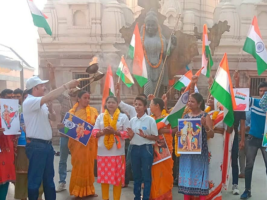 Mothers were honored at the Ganga Dwar,