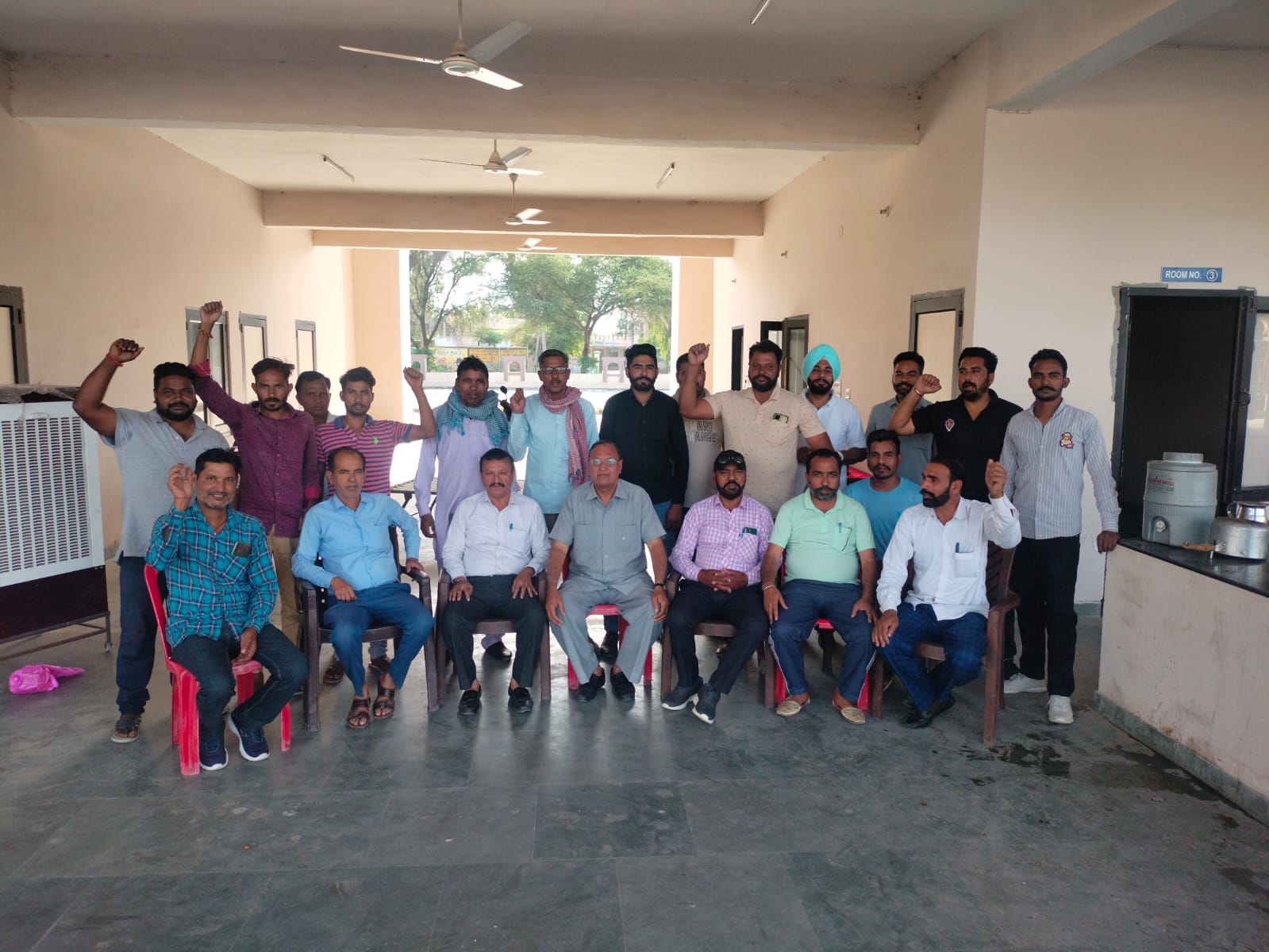 PWD field and workshop worker union will protest on 24 | बैठक ...