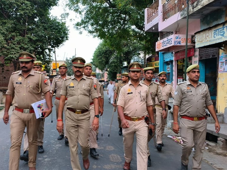 Suspicious vehicles searched at border posts, CO said - Police keeping ...