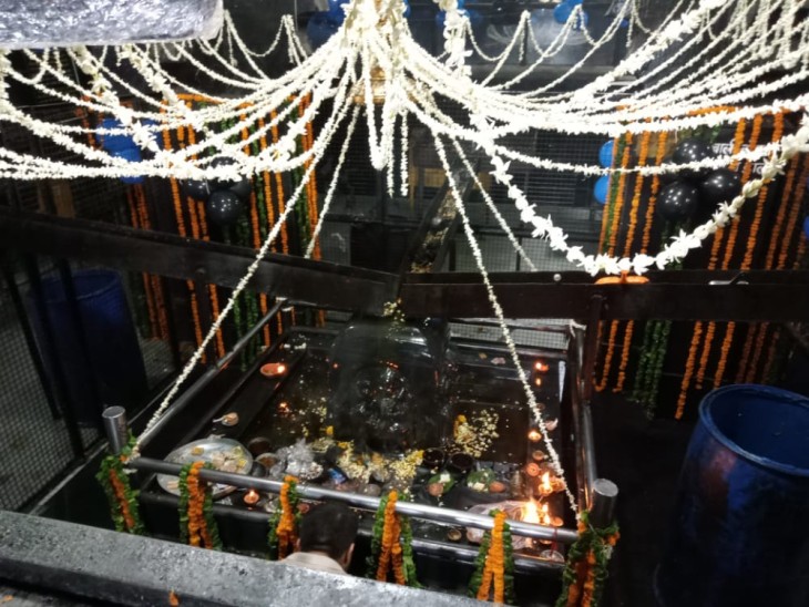 Programs being held in temples, Shani Dev's Panchamrit Abhishek in ...