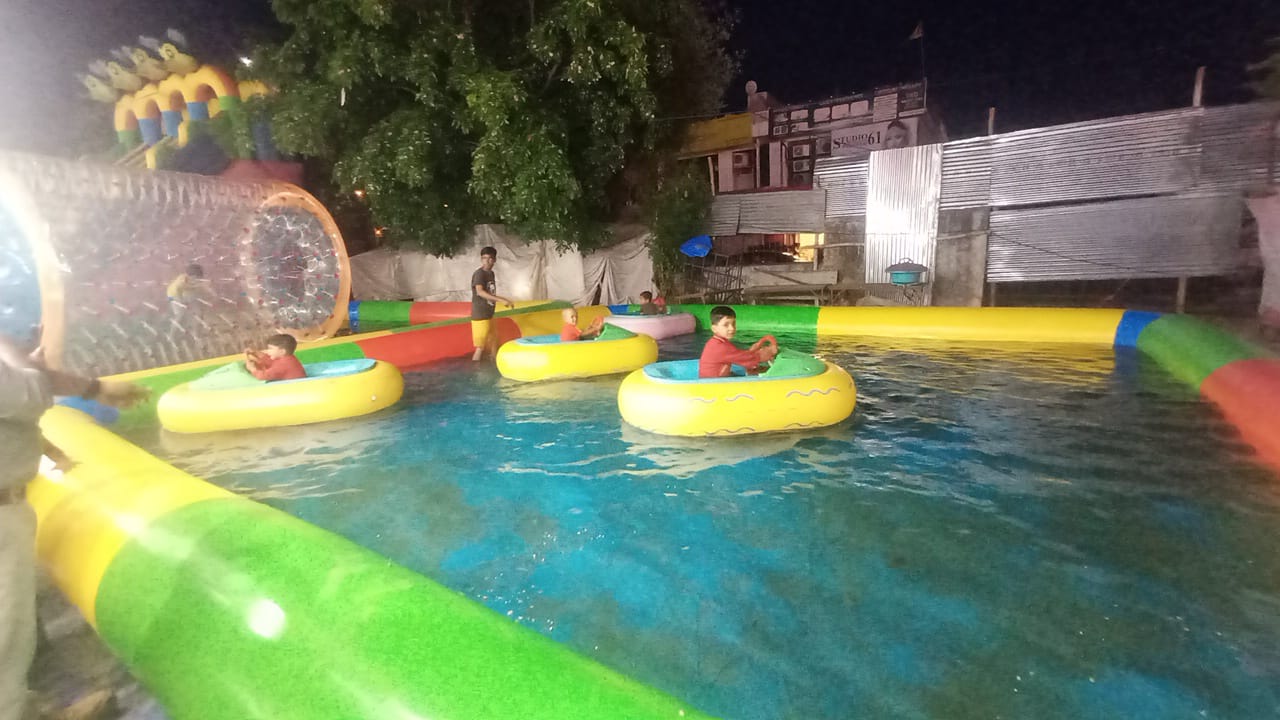 London Bridge built at the entry gate, making the evening memorable ...