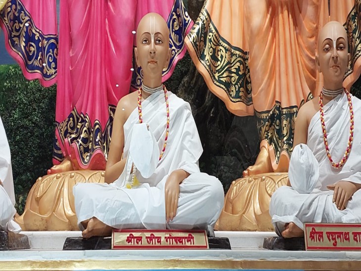 A board was put up to come wearing modest clothes, the priest said ...