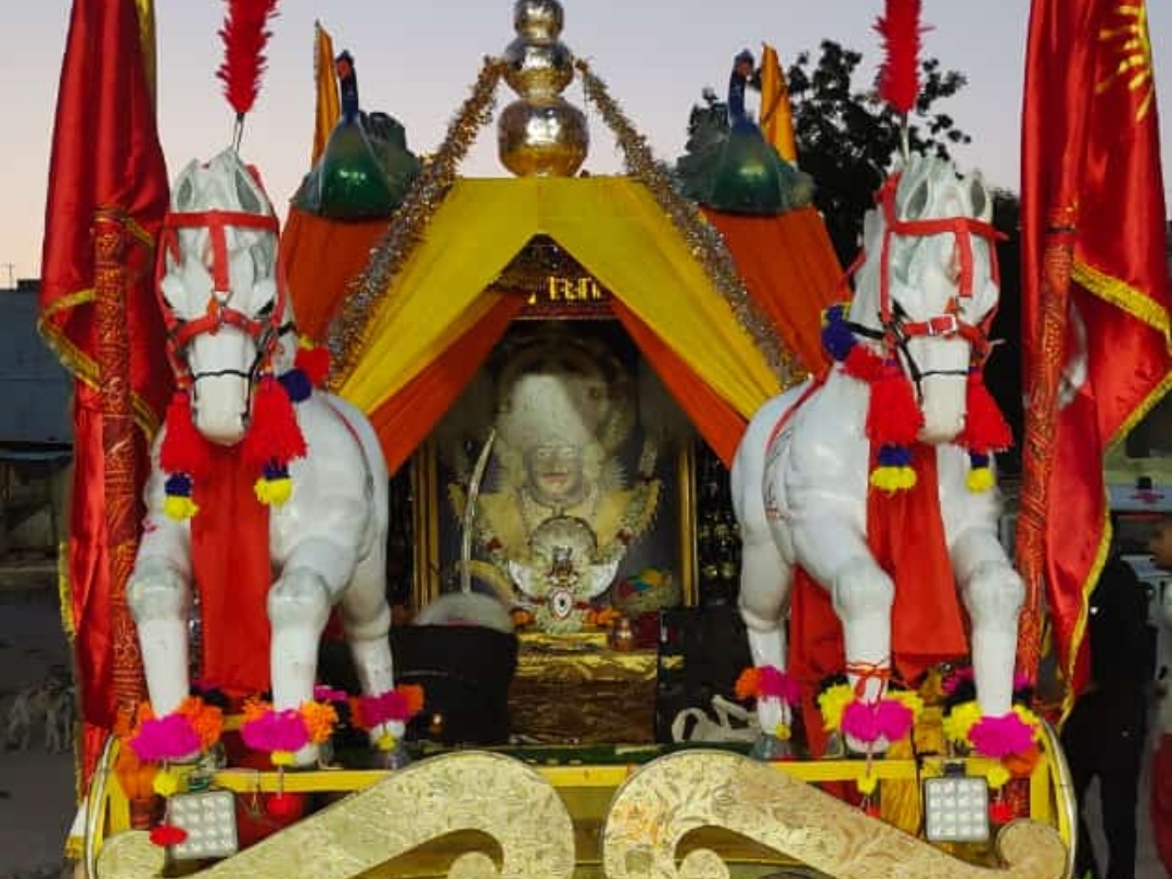 Trek from Nimbahera to Chittorgarh, walking 35 kilometers in 40 degree ...