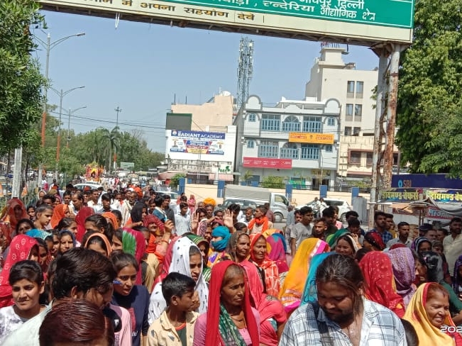 Trek from Nimbahera to Chittorgarh, walking 35 kilometers in 40 degree ...