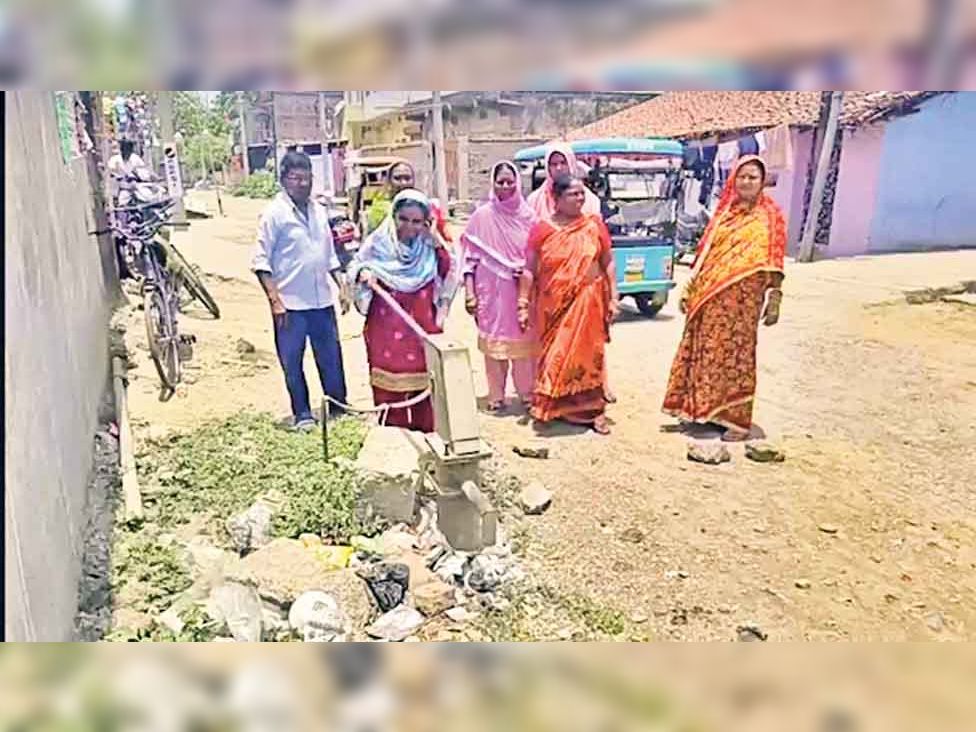 Residents of Chandmari are worried for water in summer, since 6 months ...