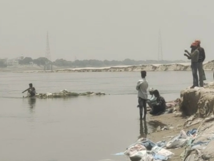 Three youths of Satna drowned in deep water while taking bath; One ...