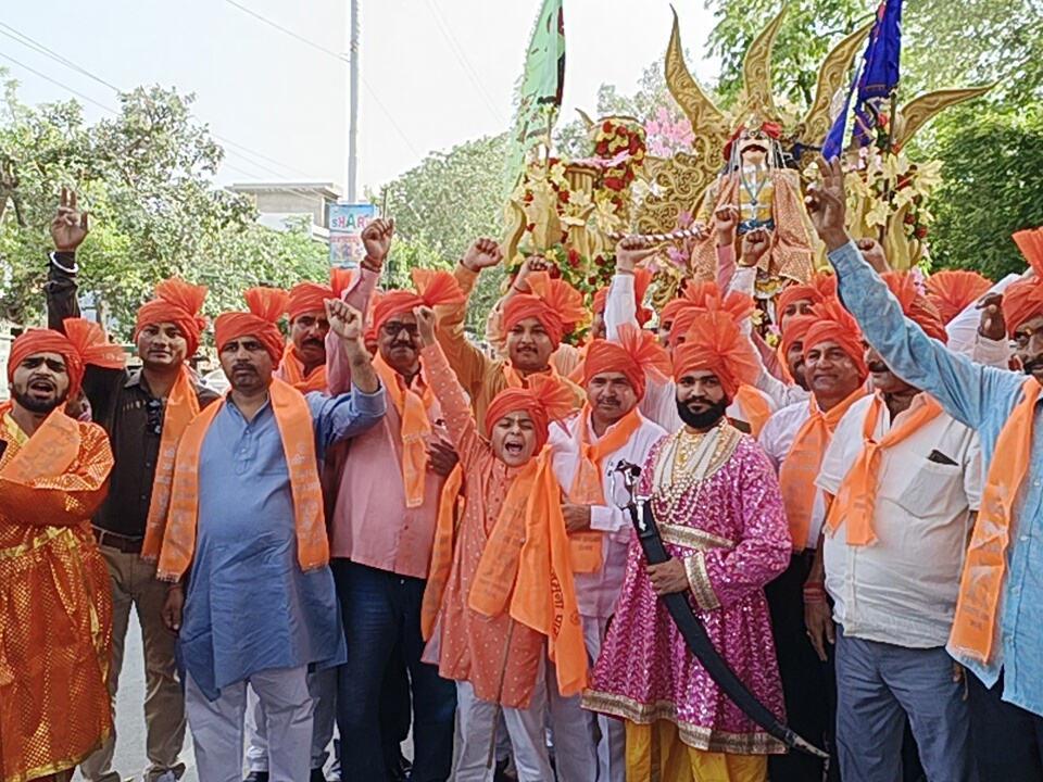 Kshatriya Sabha Jamunapar organized a procession | आगरा में महाराणा ...