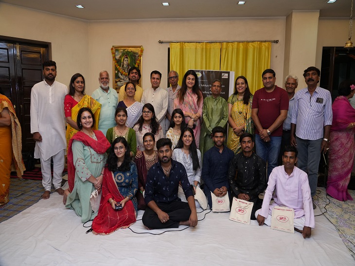 Pt Hanuman Sahay discussing spiritual music with literary works ...